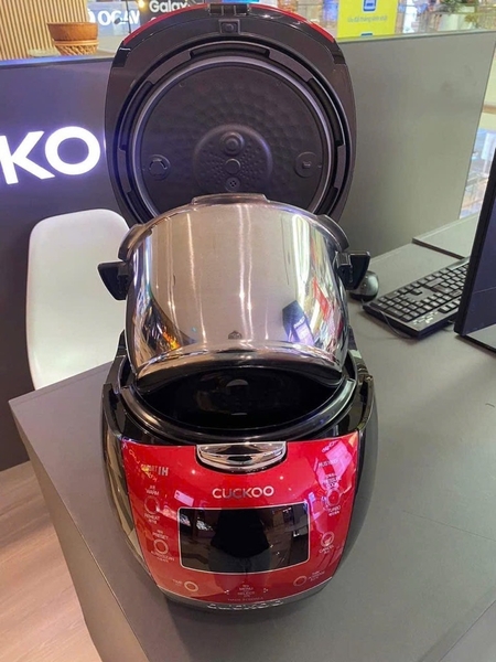 NỒI CƠM ĐIỆN CAO TẦN CUCKOO CRP-HUS1000F màu đỏ | Hàng xách tay giá gốc