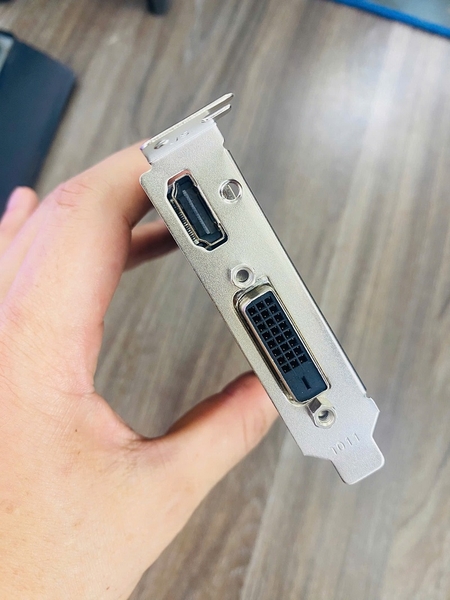 Card màn hình vga XFX R5-220A-2QHR Radeon R5 220 2GB DDR3 HDMI/VGA/DVI-D | ducchinhpc