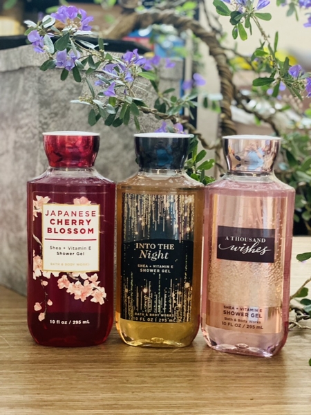 Sữa tắm BBW Japanese Cherry Blossom Bath & Body Works 295ml LienUS
