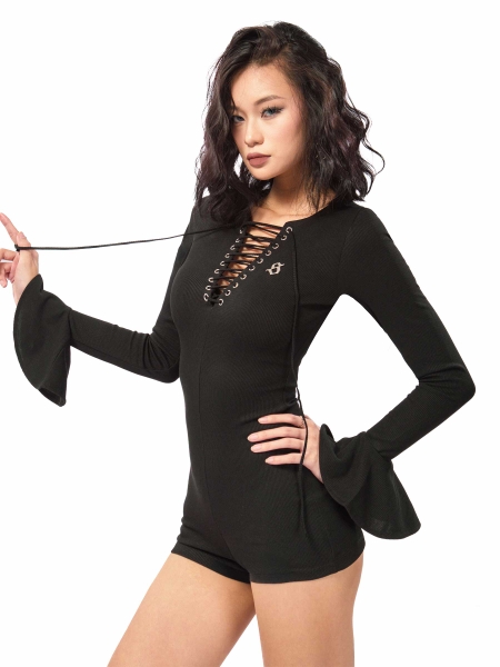 Jumpsuit nữ dài tay ống loe xẻ ngực SISTERS đan dây gợi cảm Kendly