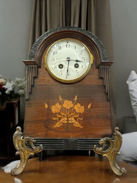 Đồng hồ để bàn Pháp cổ Queendecor.vn