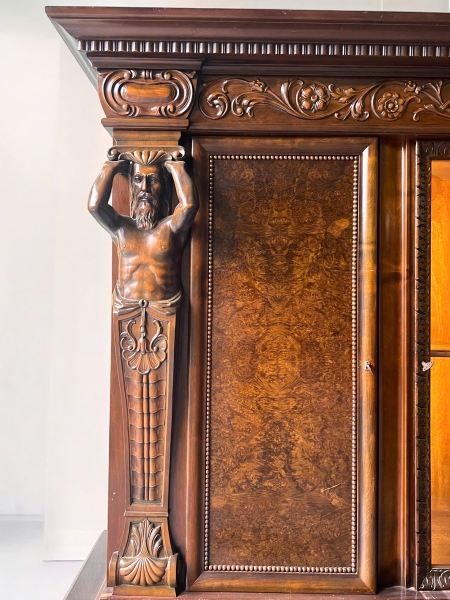 Tủ trang trí thời Phục Hưng TK 19 Queendecor.vn