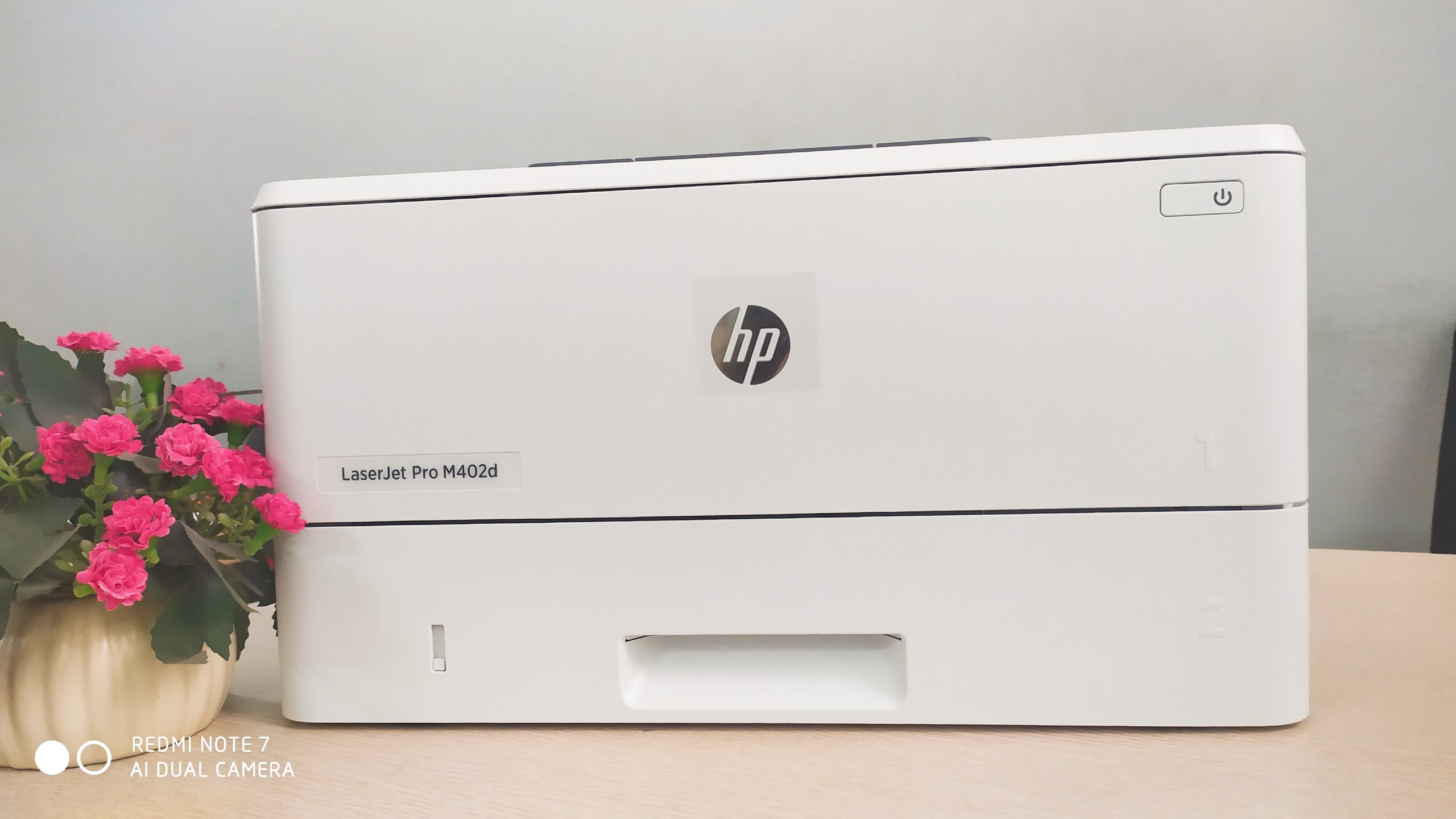 Máy in Laser HP LaserJet Pro M402D-0982.186.698 | mayintanviet.com