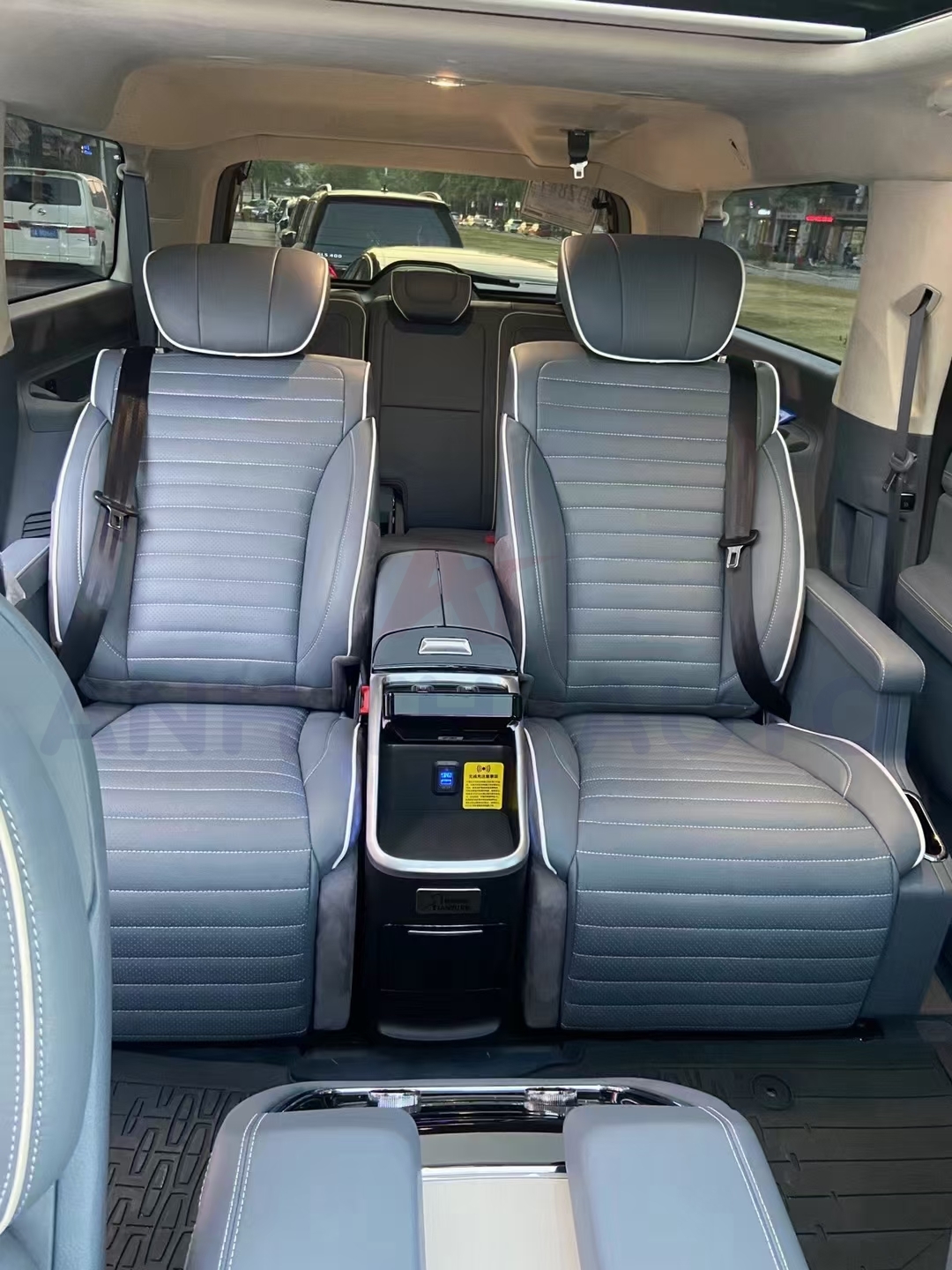 Độ Ghế Limousine Ford Explorer | Cửa hàng Anh Thi Auto