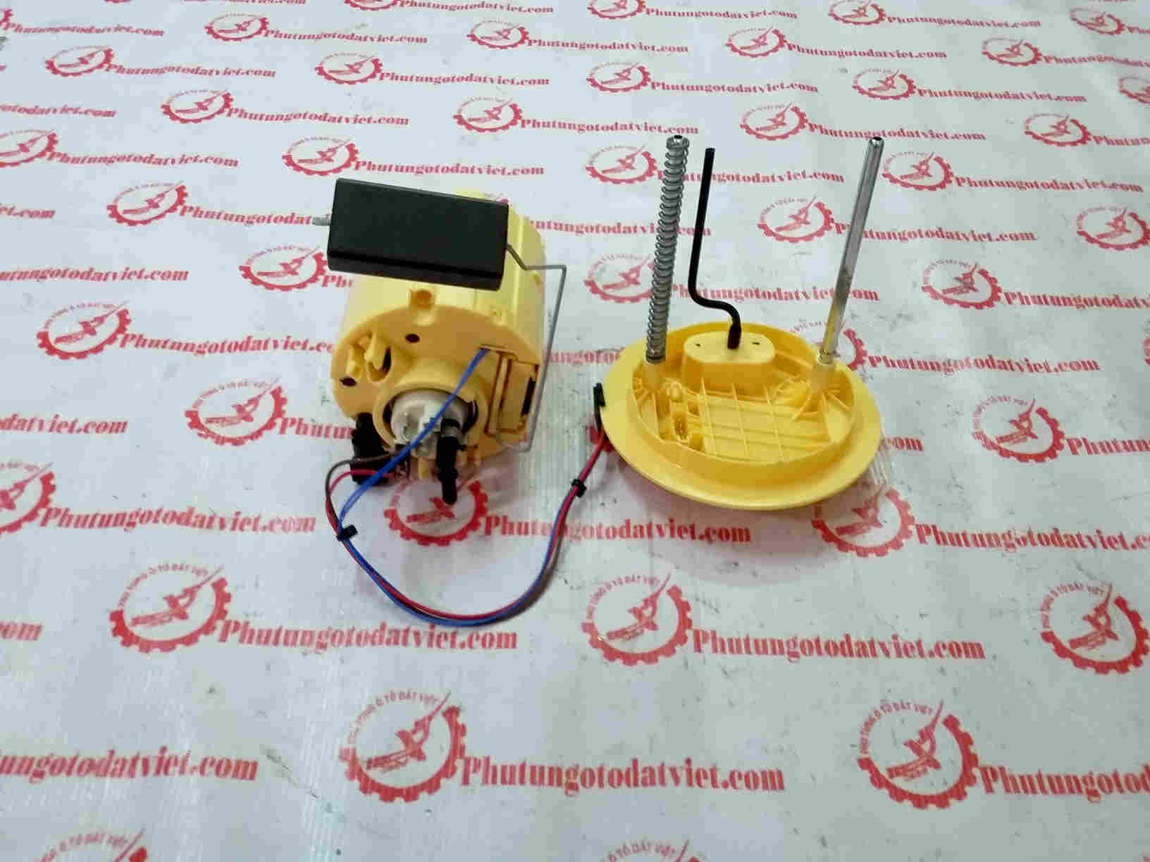 Bơm xăng Mercedes ML320 GL320 GL350 ML350 - 1644701294, 1644700394