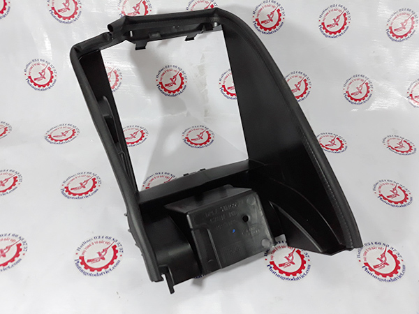 Hòm giá hút gió két nước phụ Land Rover | LR044395