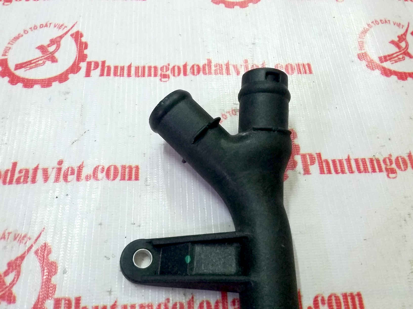 Ống nước nhựa ô tô Mercedes W203 C200 C230 - 2712001552