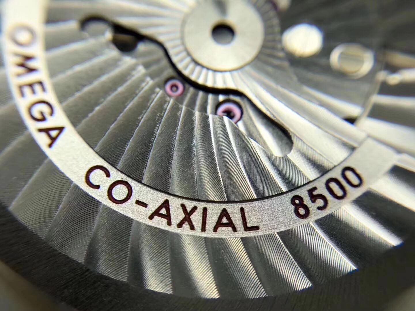 Giới thiệu bộ máy omega caliber 8400/8500 bản 2018