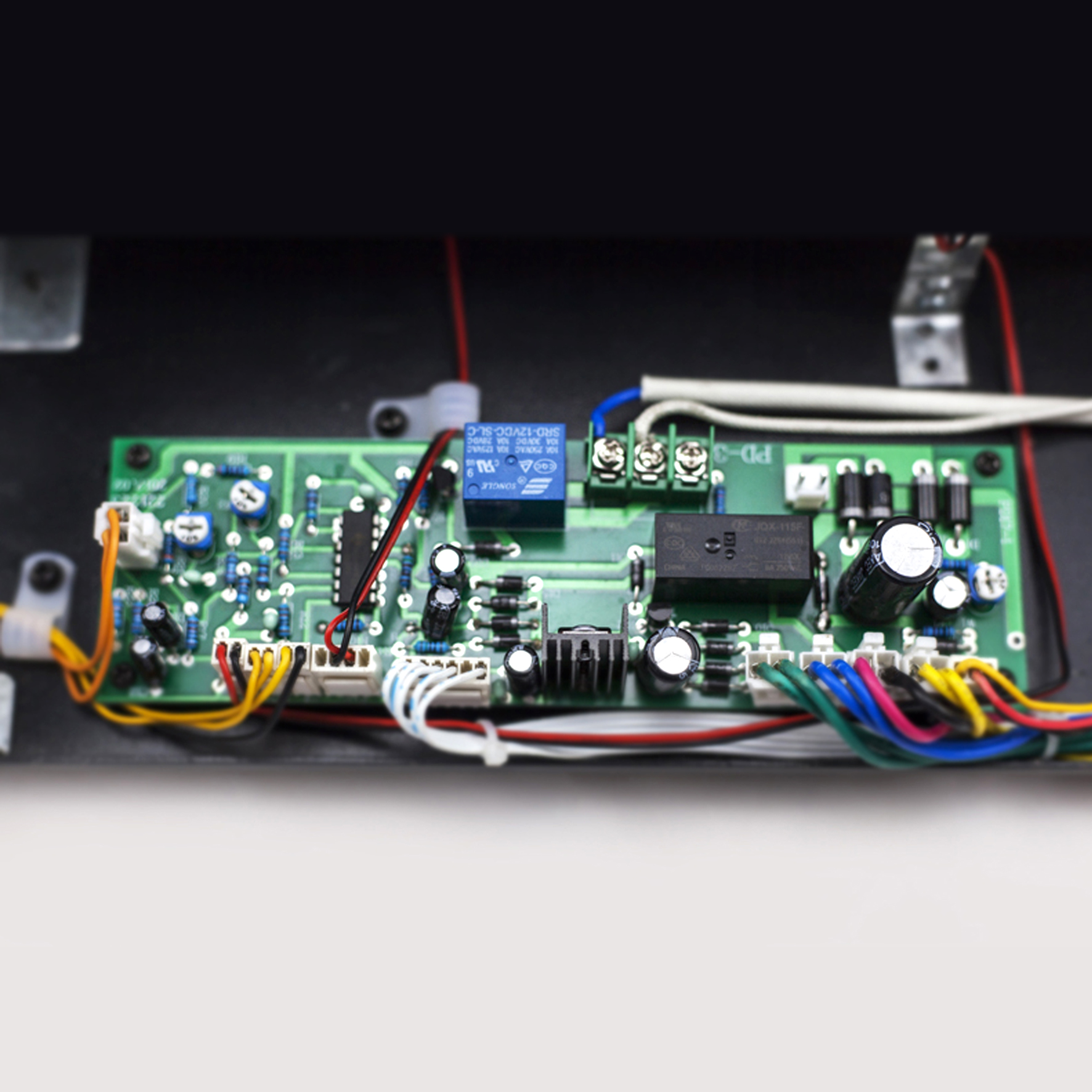 Máy ép plastic PDA3-330T sphoto.vn