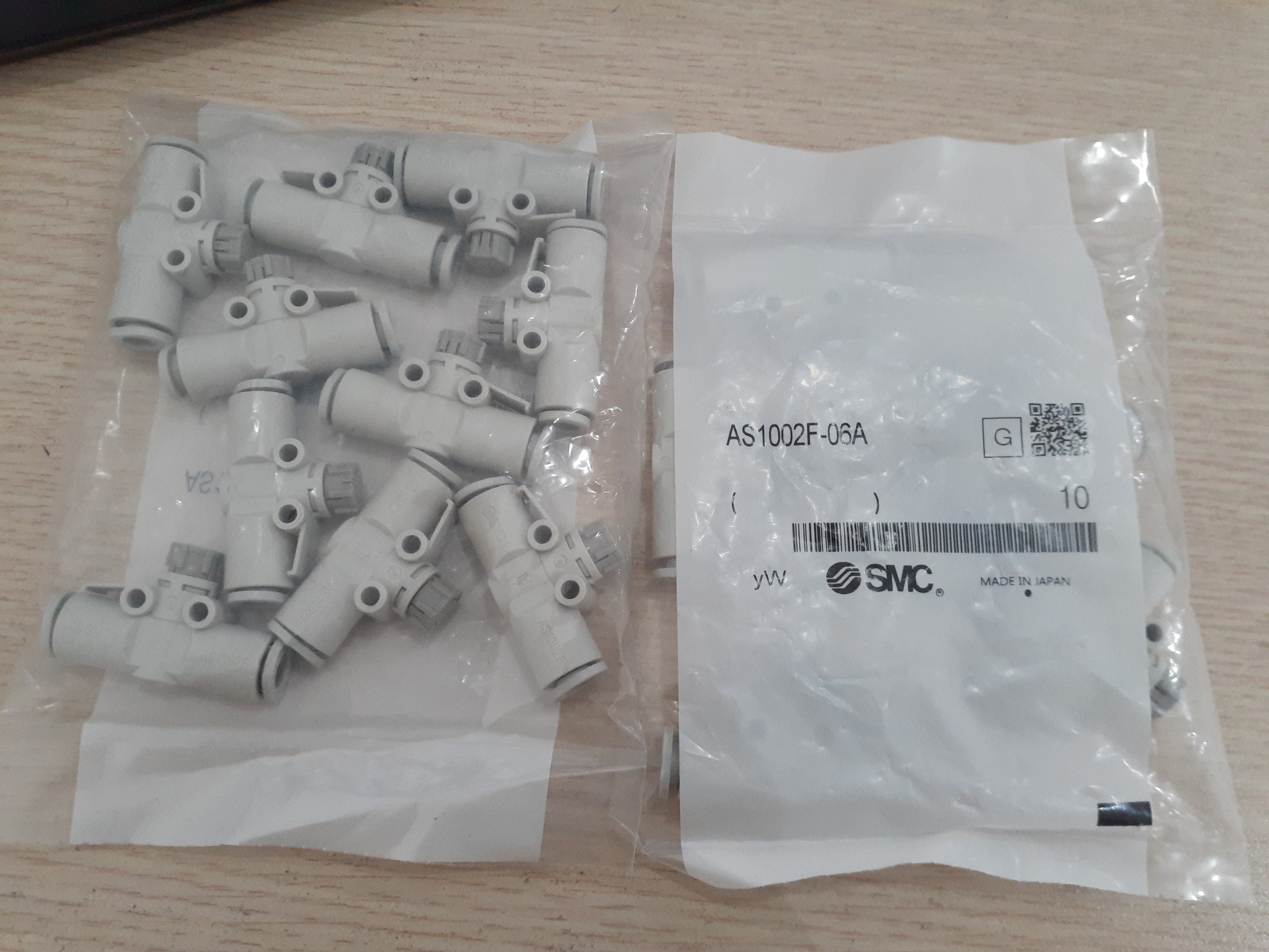 Van tiết lưu đường ống 6 hãng SMC AS1002F-06A, van tiết lưu SMC AS1002F-06A, cút nối khí SMC ...