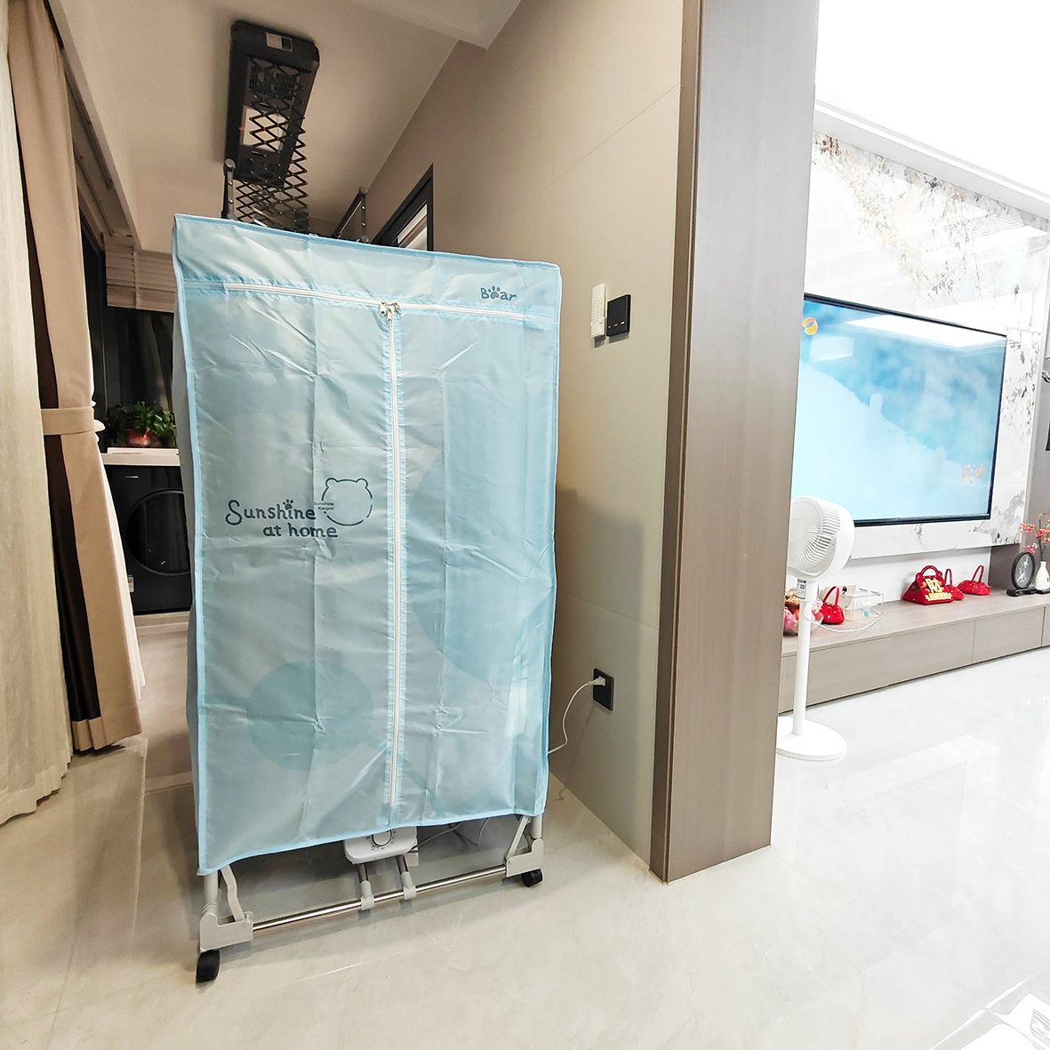 Tủ sấy quần áo Bear PCD-4H12G - Đã lắp đăt sẵn, chỉ kéo ra là sử dụng