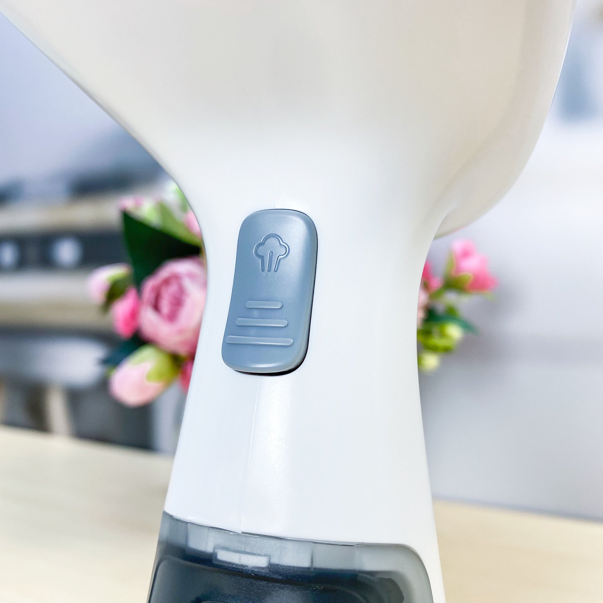 Bàn là hơi nước cầm tay Lock&Lock ENI148