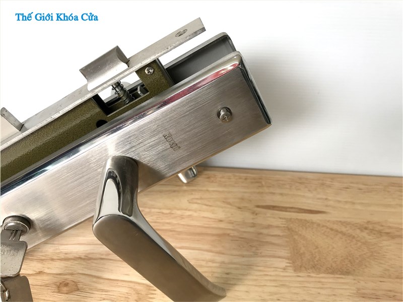 Khóa tay gạt Inox Kospi M - A52 sản xuất tại Trung Quốc bảo hành 3 năm