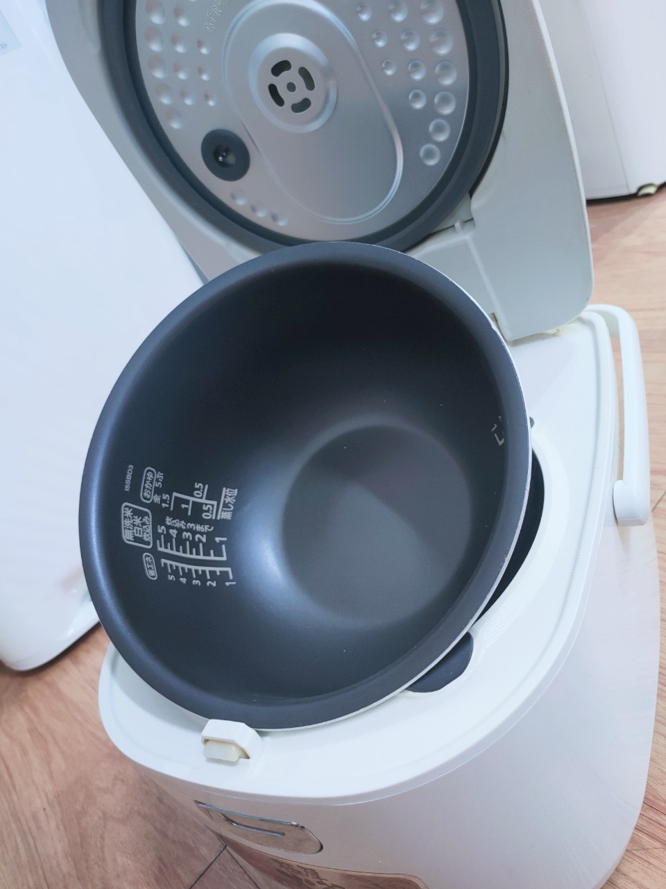 Nồi cao tần IH IRIS OHYAMA 1L màu trắng siêu đẹp | dienlanhtrungdung.com