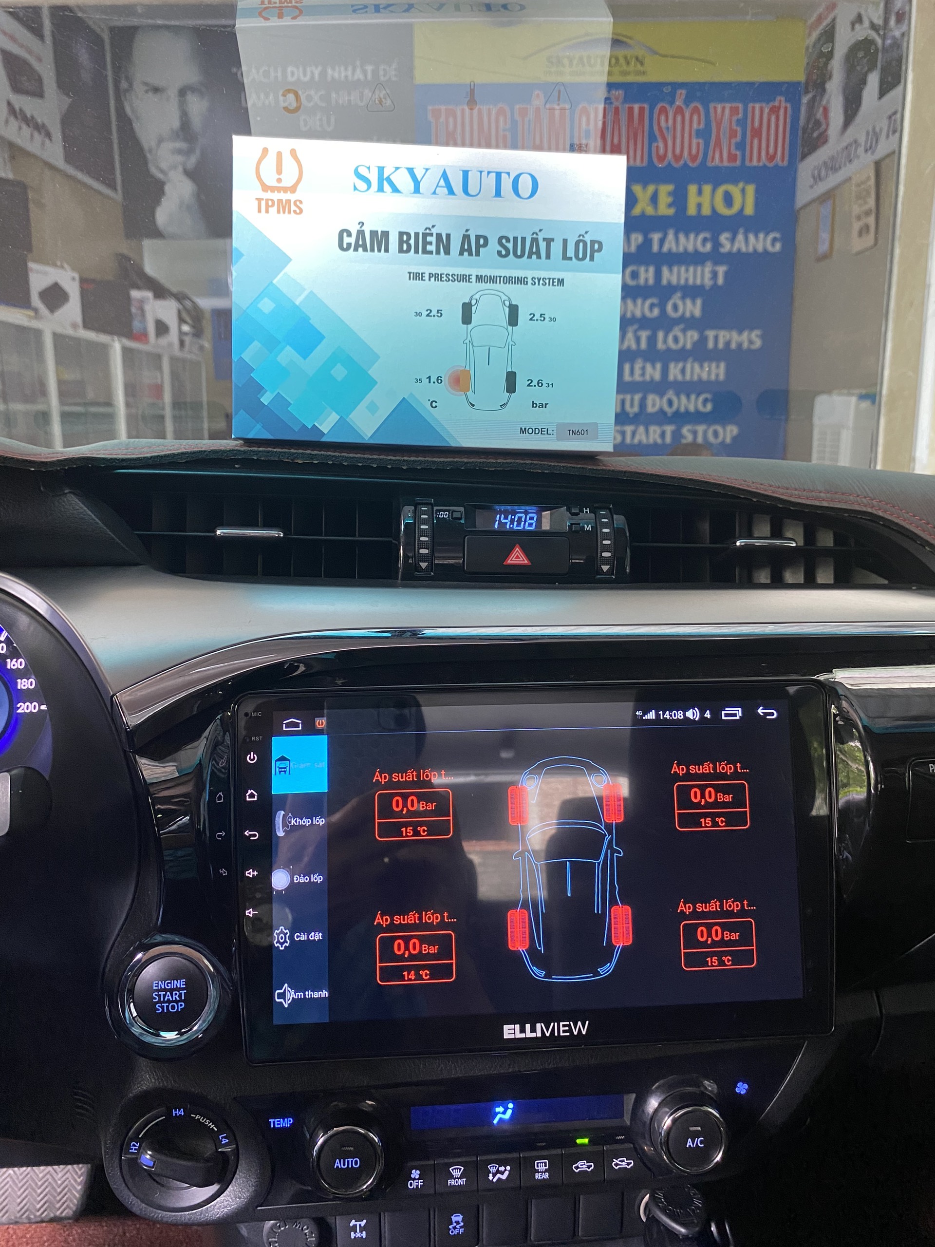 Những phụ kiện ô tô nào hot trong năm 2023- 2025? Phụ kiện ô tô SkyAuto Việt Nam