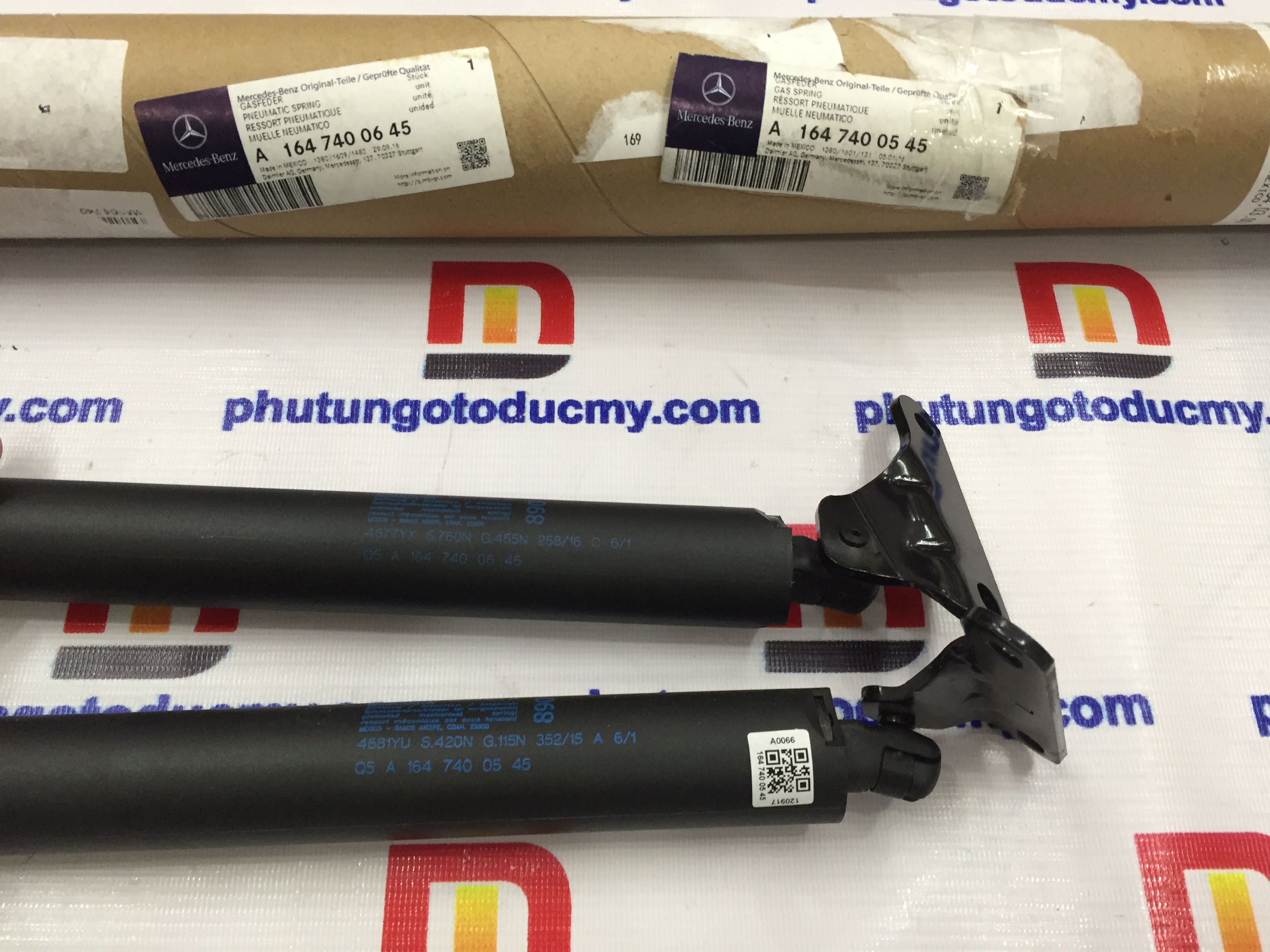 Ty chống cốp sau Mercedes GL450, GL550, ML350 - A1647400545