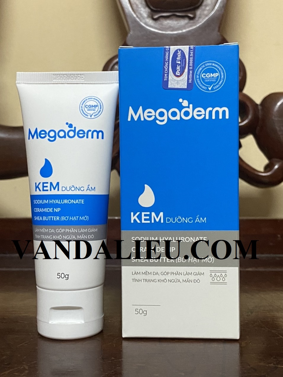 KEM DƯỠNG ẨM , LÀM MỀM DA , GÓP PHẦN LÀM GIẢM TÌNH TRẠNG KHÔ NGỨA , MẨN ...