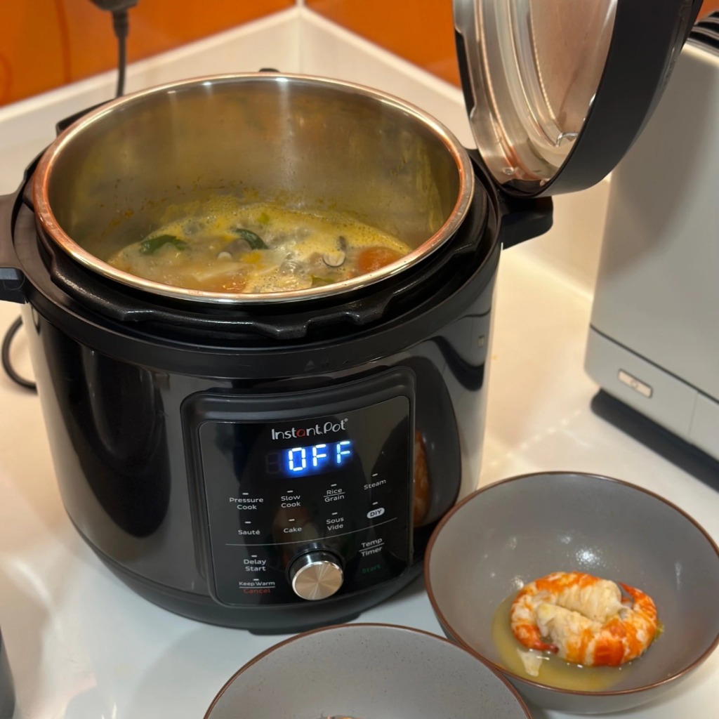 Nồi áp suất đa năng Instant Pot Essential 9 in 1 5,7L Shop Hàng Đức