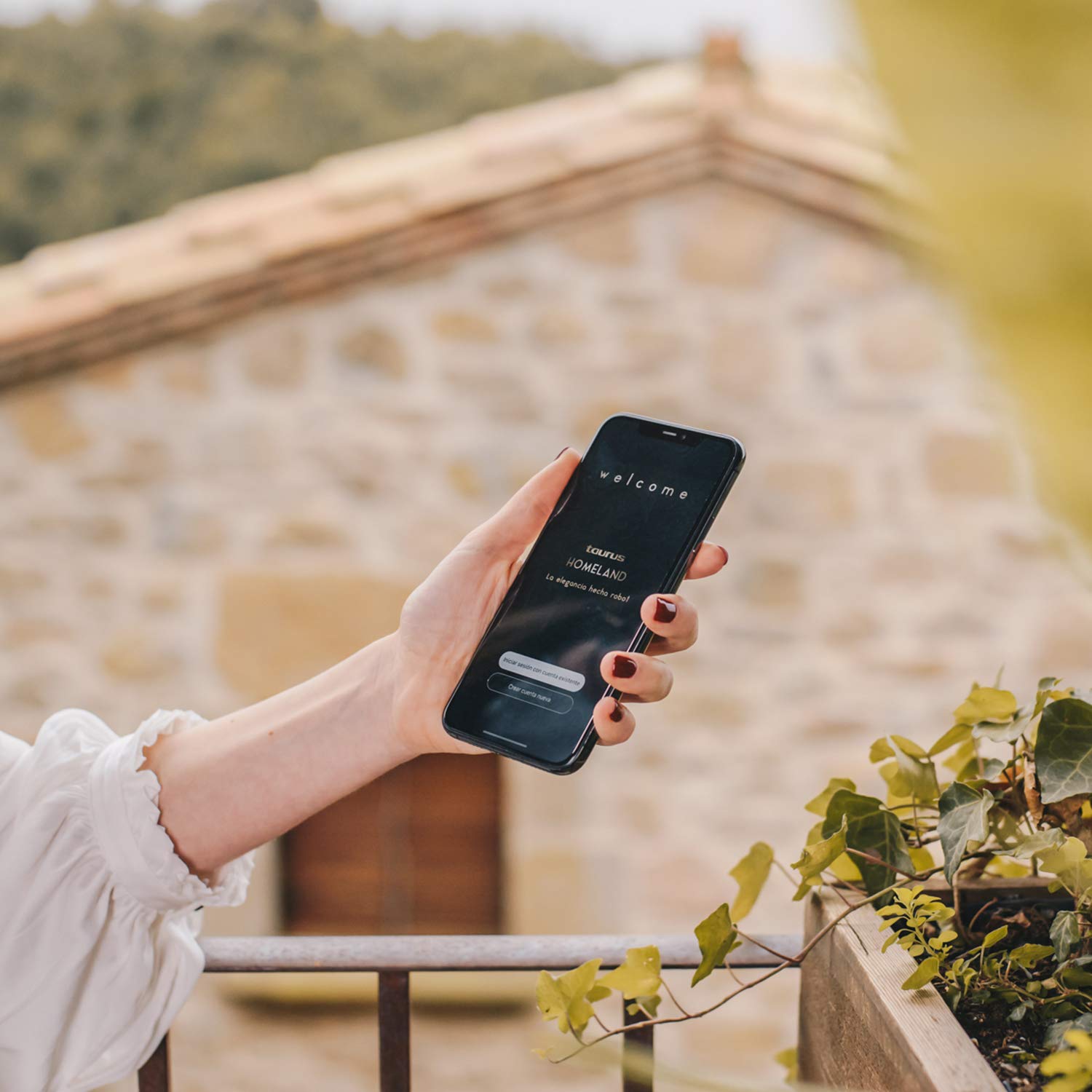 Robot hút bụi lau nhà Taurus Homeland Gyro Shop Hàng Đức