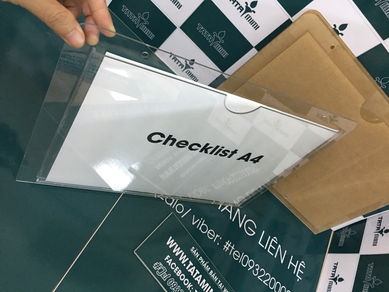 Kệ mica A4 kệ checklist mica treo tường