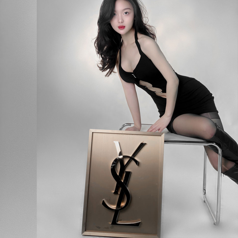 Chữ inox vàng gương, chân mica sáng đèn cao cấp | Gia công chữ Inox