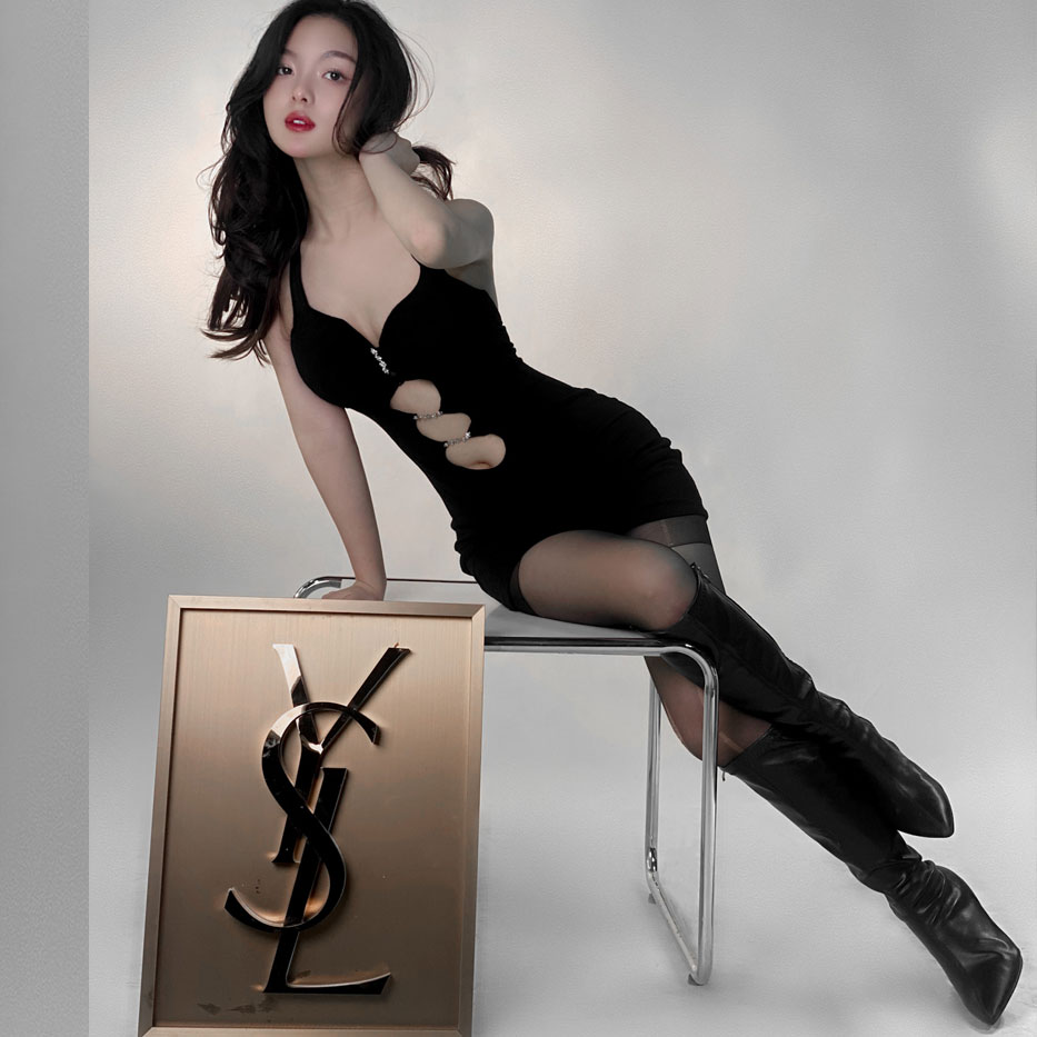 Chữ inox vàng gương, chân mica sáng đèn cao cấp | Gia công chữ Inox