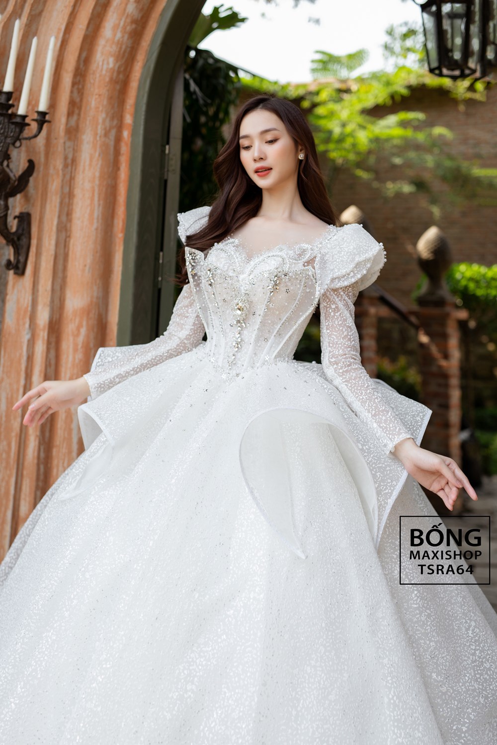 Váy cưới tùng tuyết bèo mũ sọc trắng cườm TSRA64 Bống Maxishop