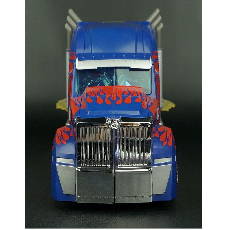 Leader Class First Edition Optimus Prime Gundam