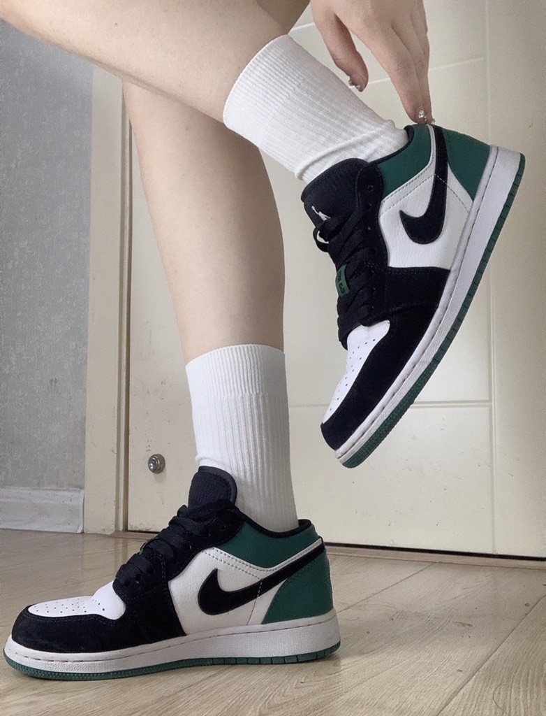 JORDAN 1 LOW GS "Mystic Green" - 553560-113
