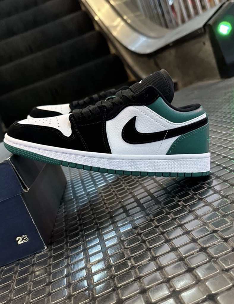JORDAN 1 LOW GS "Mystic Green" - 553560-113