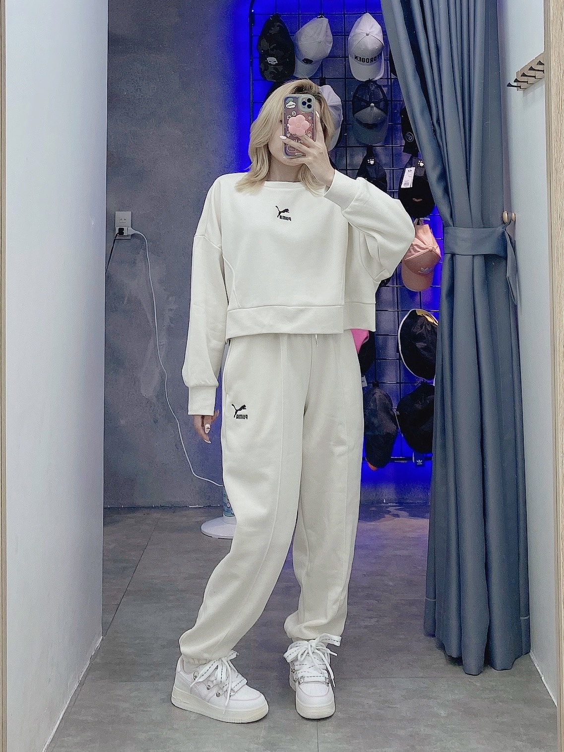 Bộ nỉ thể thao Puma Off White (form Âu) – Uspox - Siêu thị giày thể ...