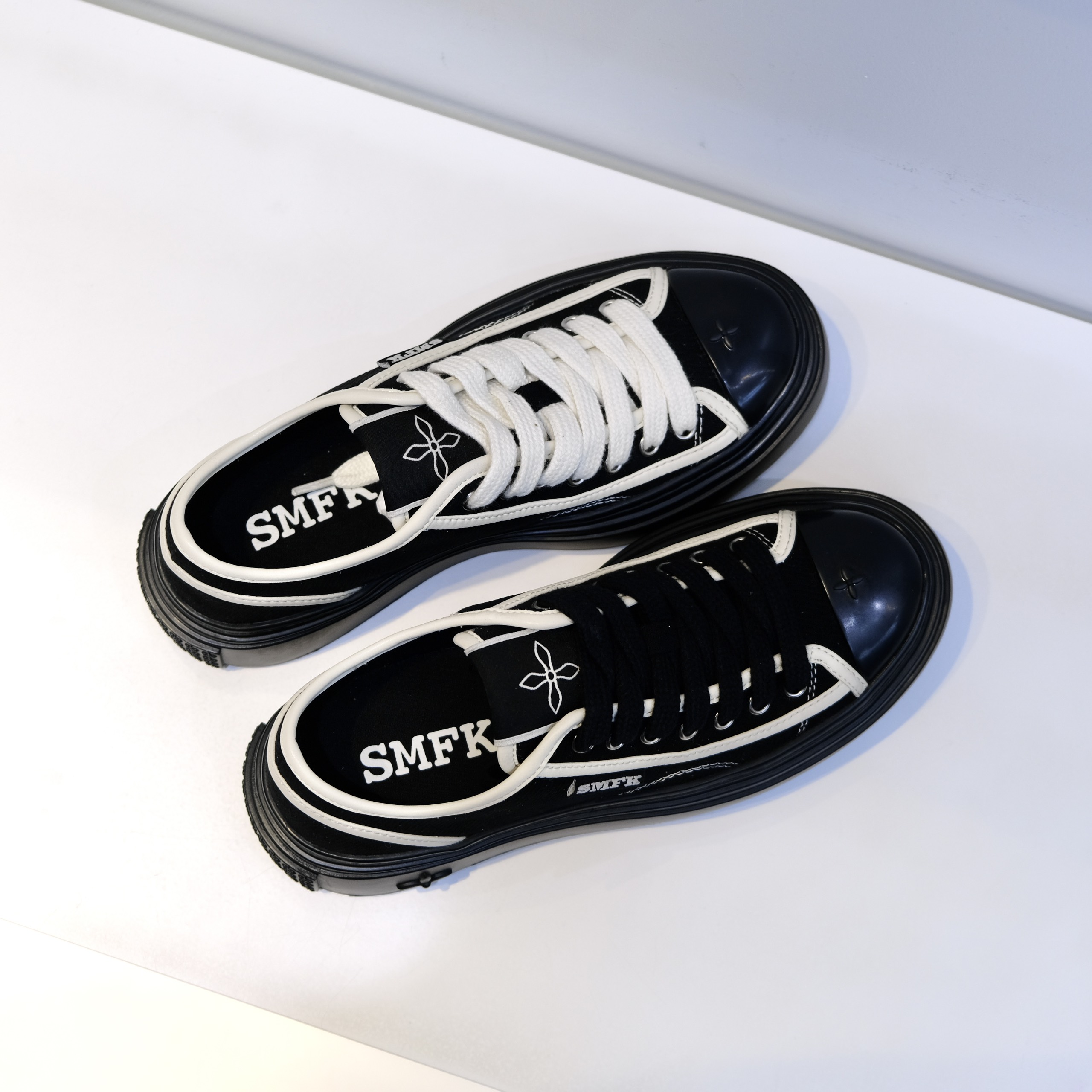 Giày SMFK REVERSED VINTAGE SKATER Black – Uspox - Siêu thị giày thể ...