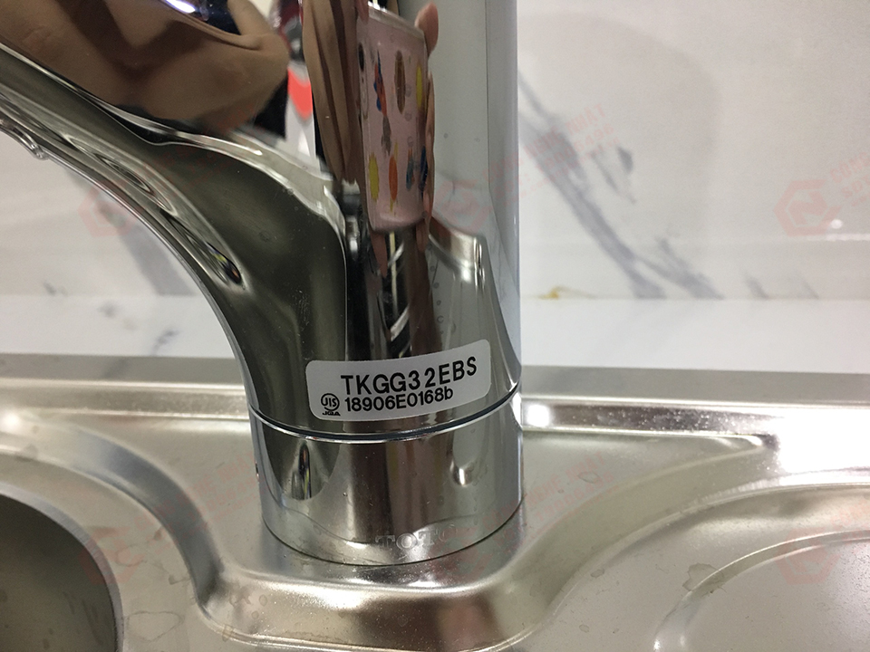 Vòi rửa chén/bát nóng lạnh TOTO TKGG32EBS