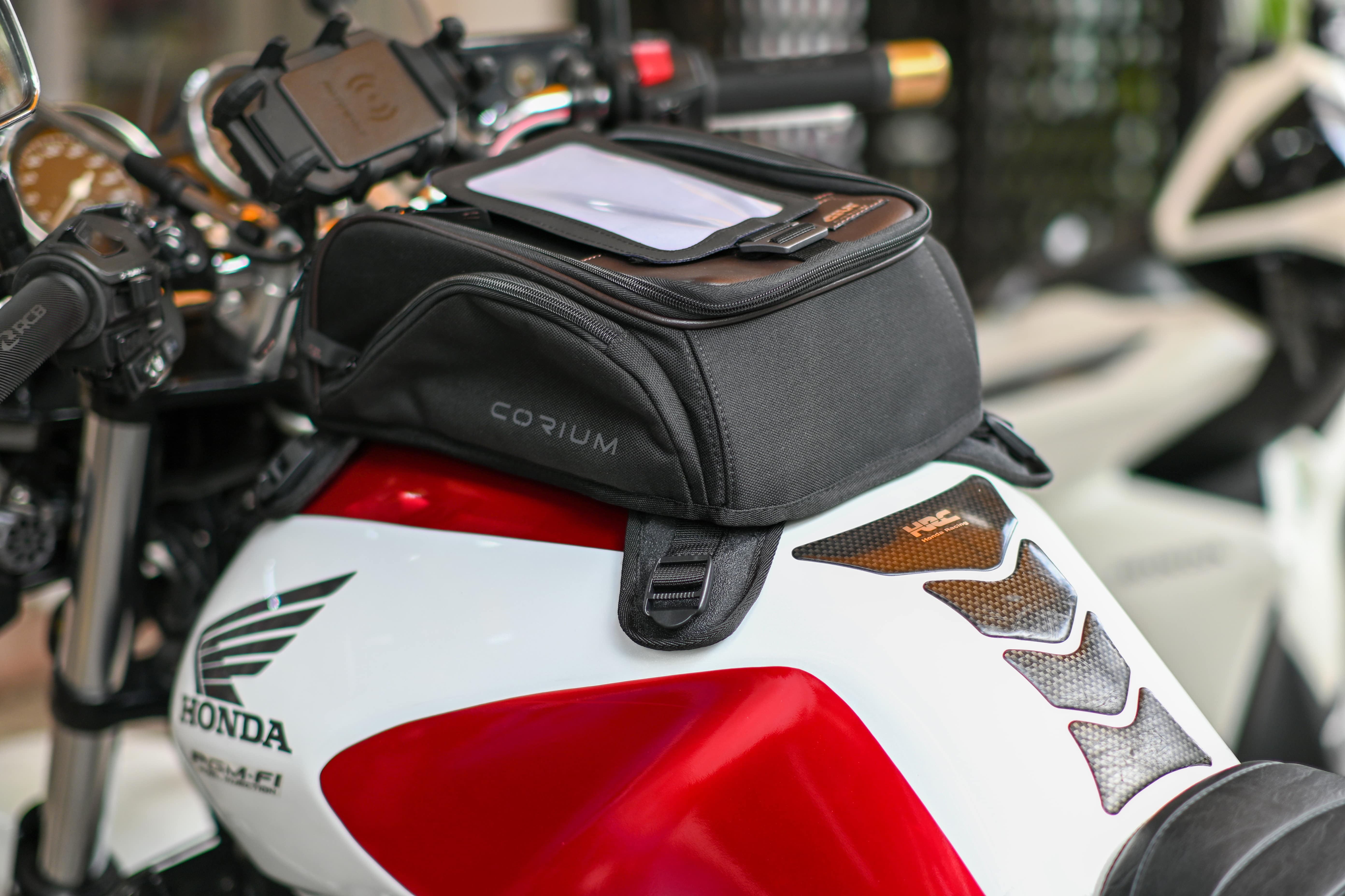 Túi hít bình xăng Givi CRM103 8L Hello Biker Mũ Bảo Hiểm Đồ Bảo Hộ Biker