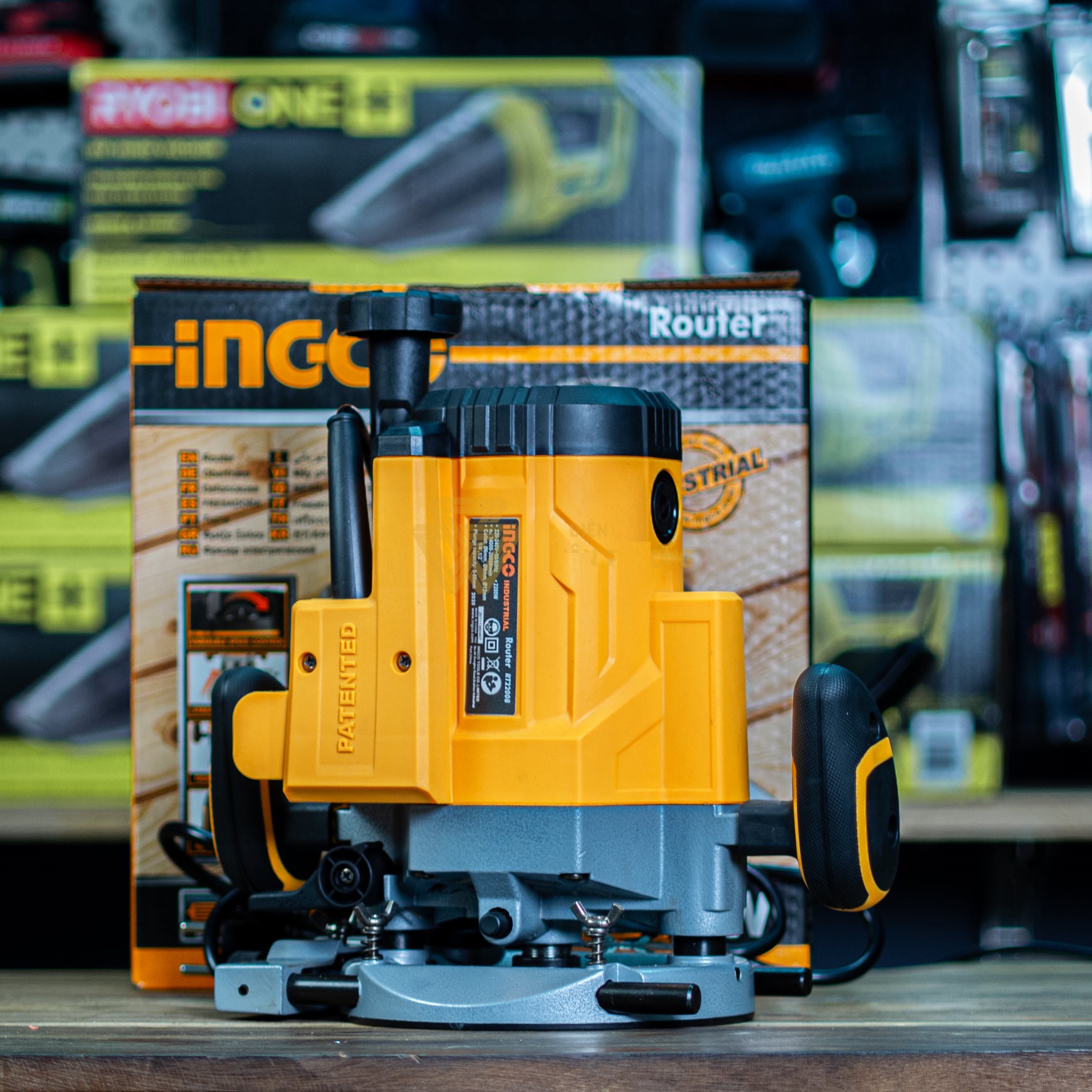 Máy phay gỗ 2200W Ingco RT22008 12.7mm