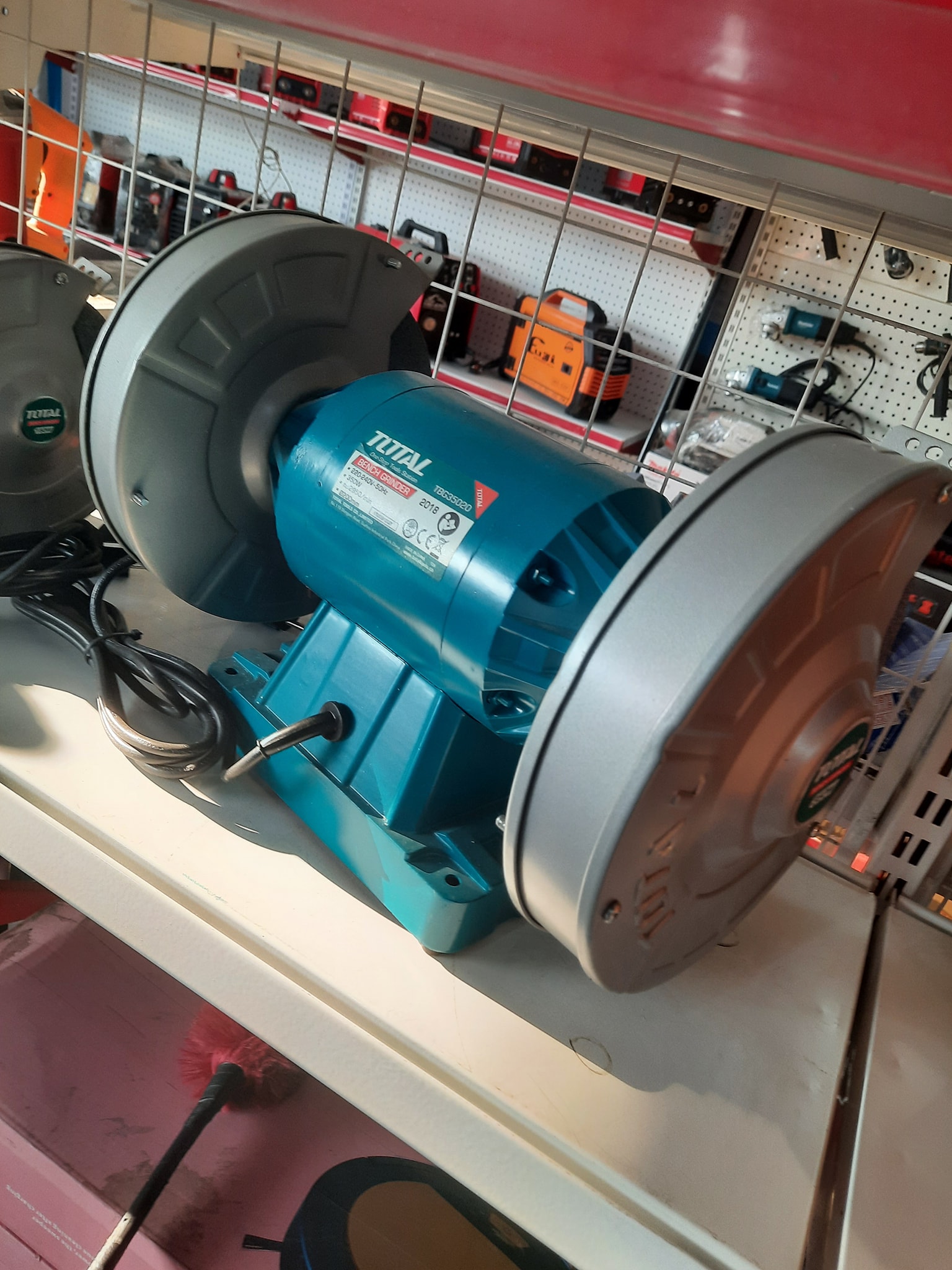 Máy mài hai đá 200mm 350W TOTAL TBG35020