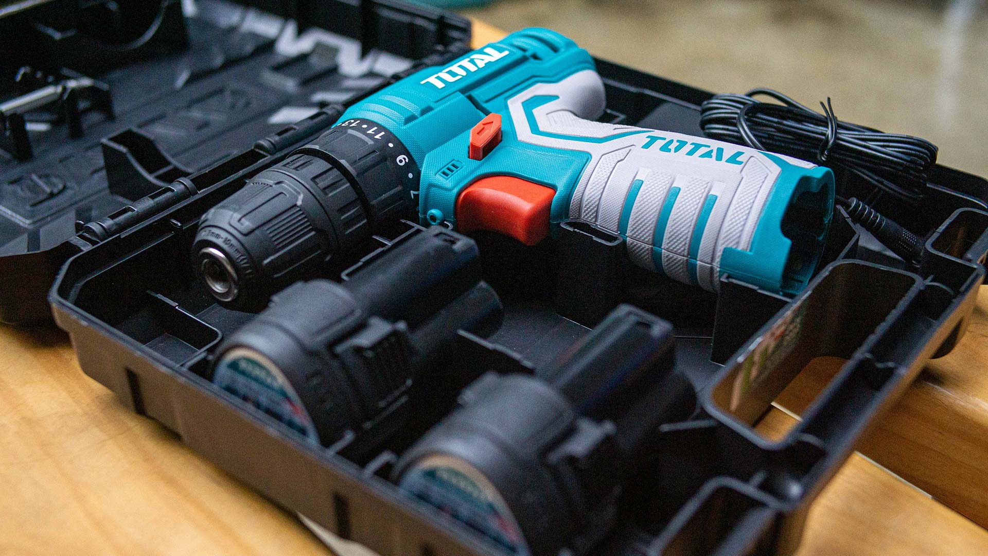 Máy Khoan Dùng Pin 12V Total TDLI12325