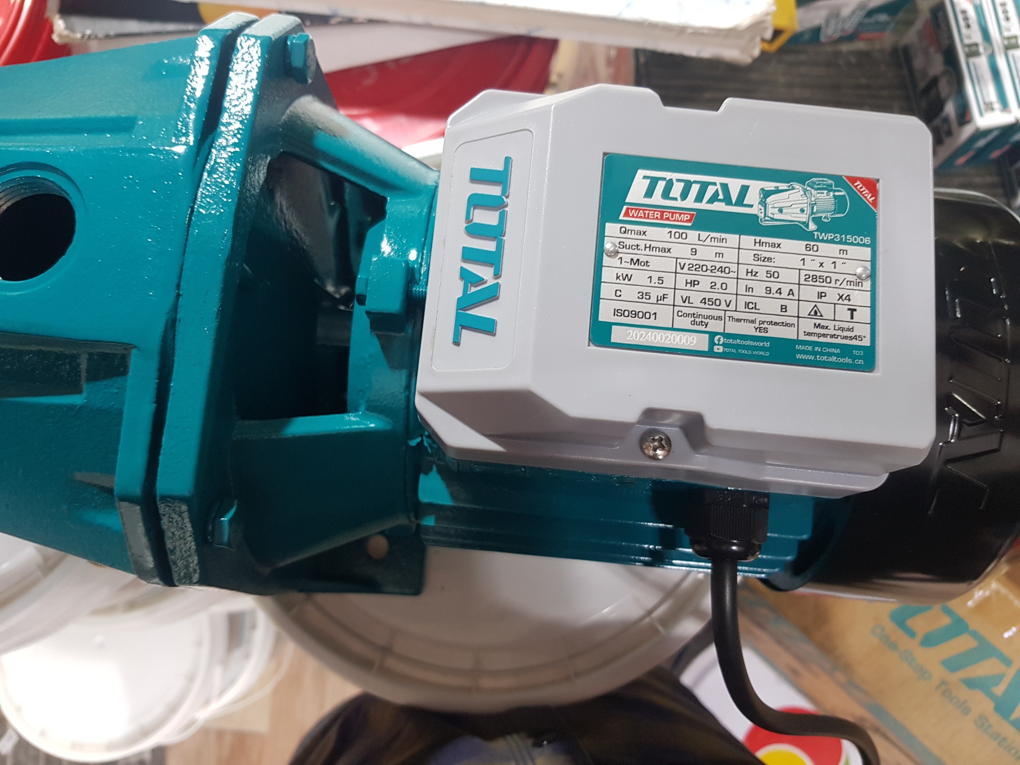 Máy Bơm Nước 1500W 2HP TOTAL TWP315006