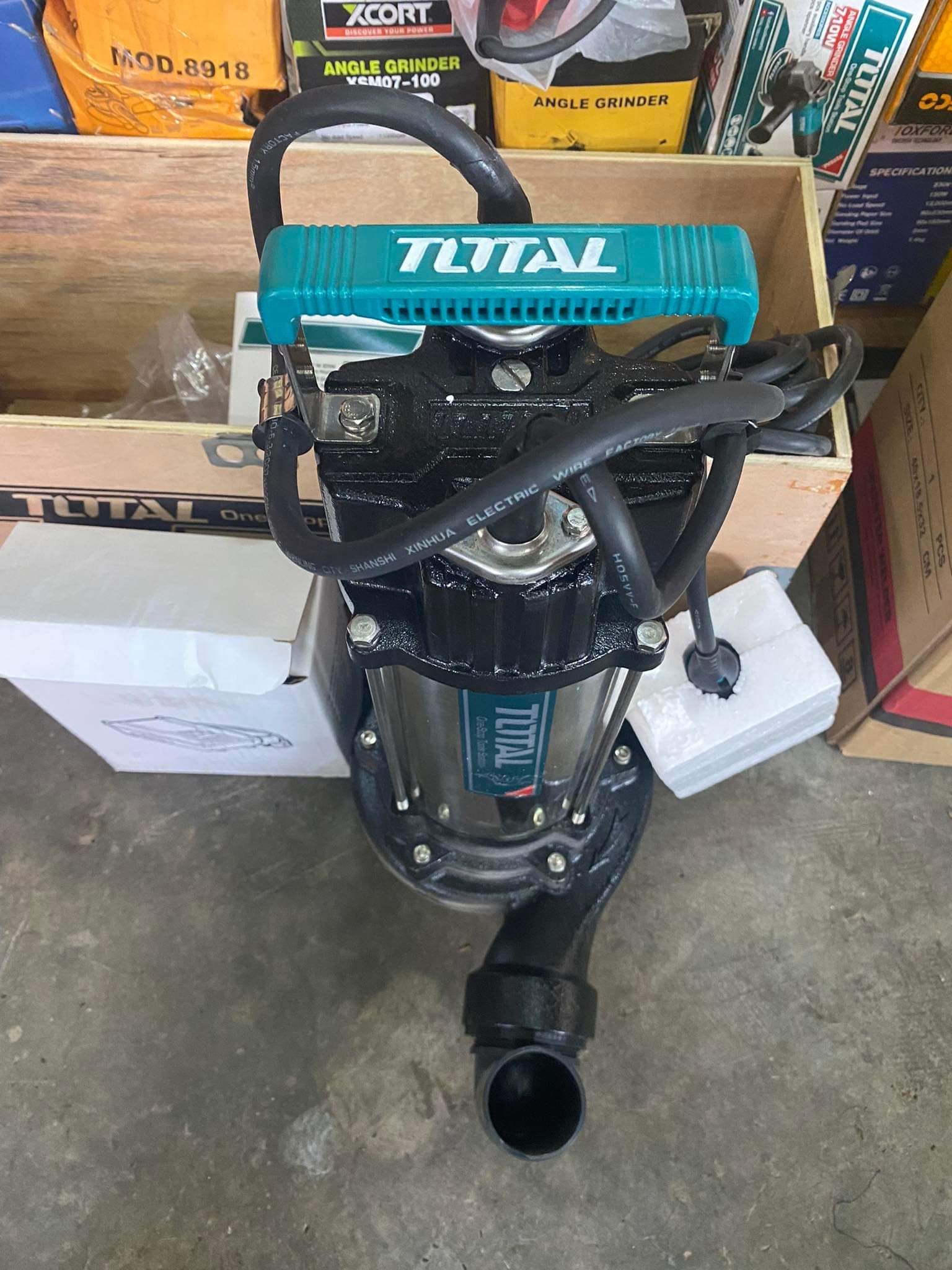 Máy bơm chìm nước thải1500W TOTAL TWP7150026
