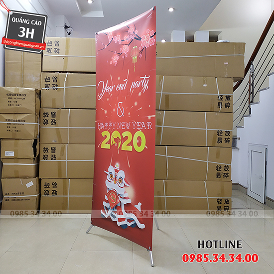 Cây Standee Chữ X Điều Chỉnh Nhôm