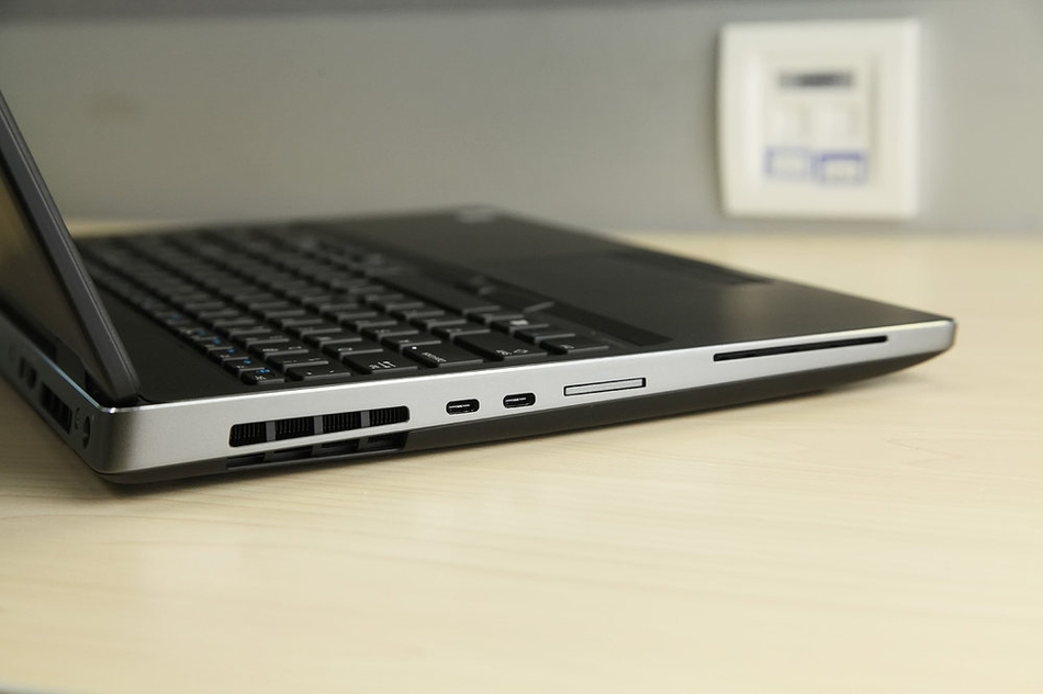 [LikeNew 99%] Dell Precision 7530 (i7- 8850H, Ram 16G, SSD 512G, VGA ...