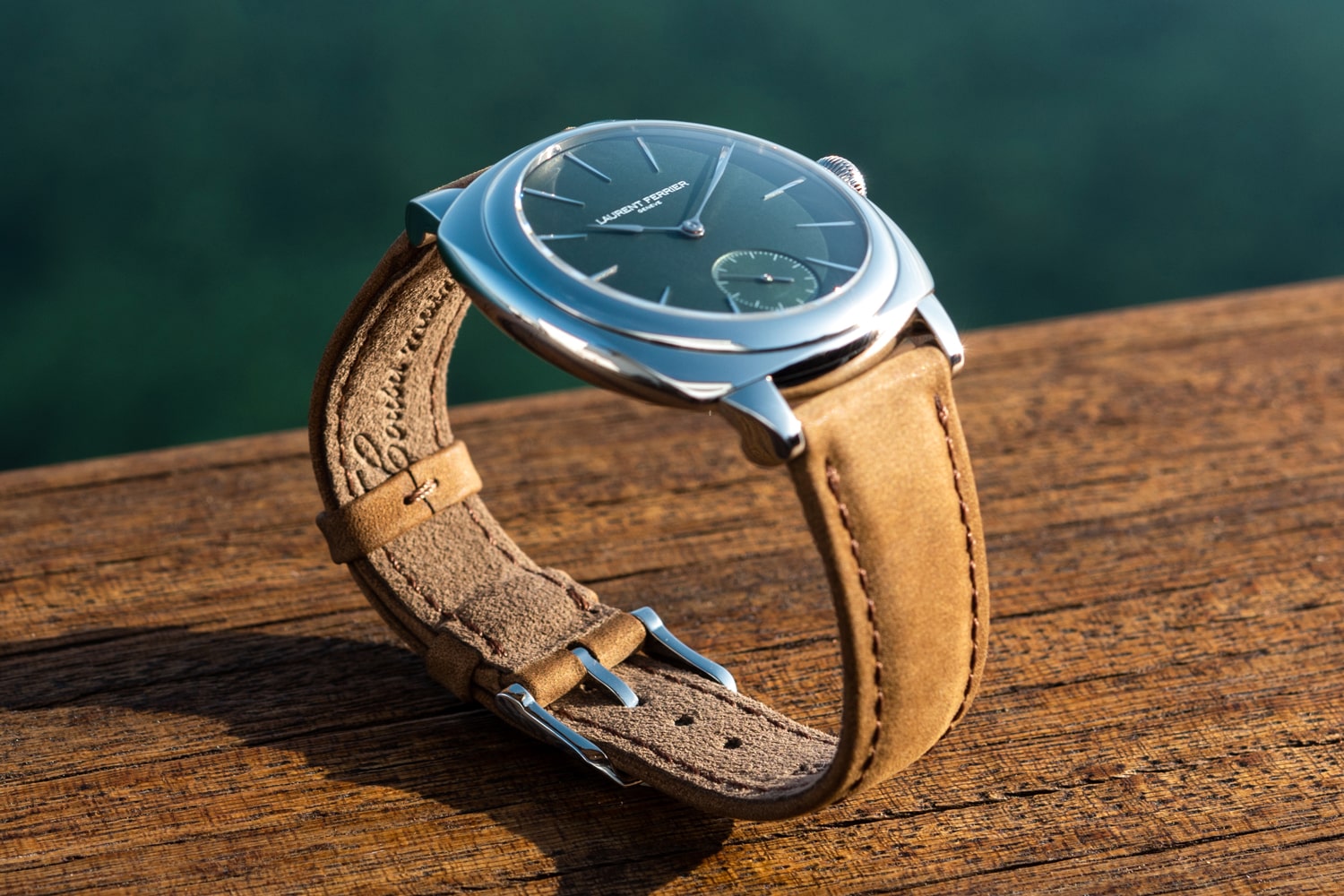 Đồng hồ Laurent Ferrier Classic & Square Micro-Rotor Evergreen | Kỳ Lân ...