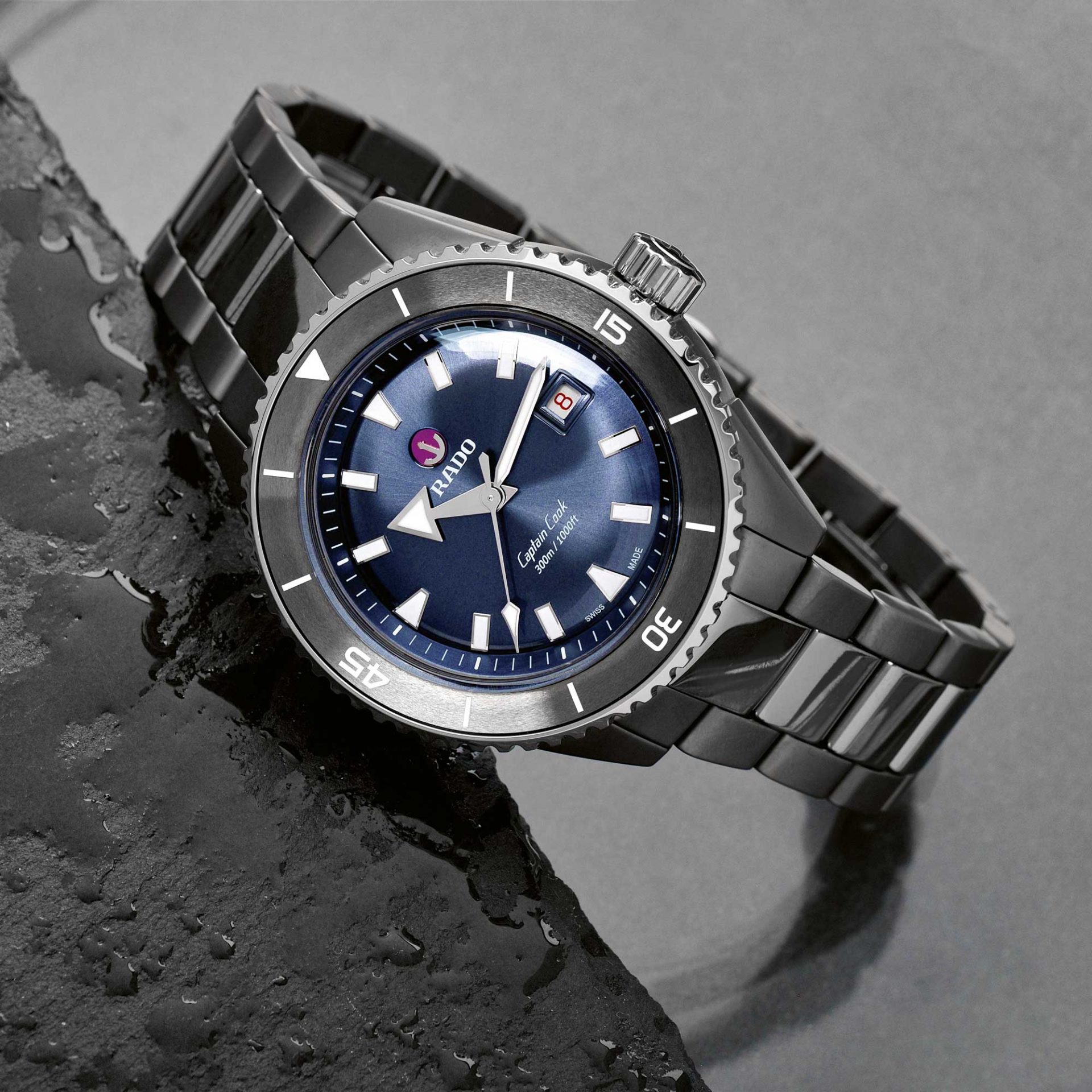 Rado Captain Cook Gốm và Rado Captain Cook Over-Pole Limited Edition ...