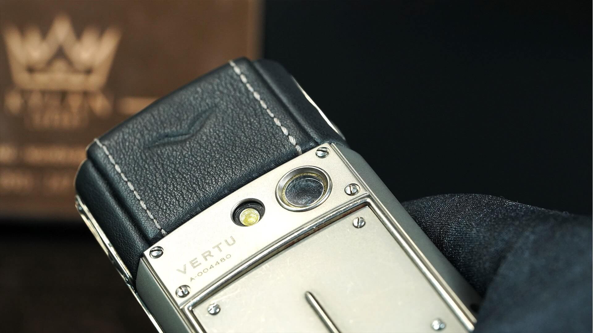 Vertu Ascent Ti | Kỳ Lân Luxury