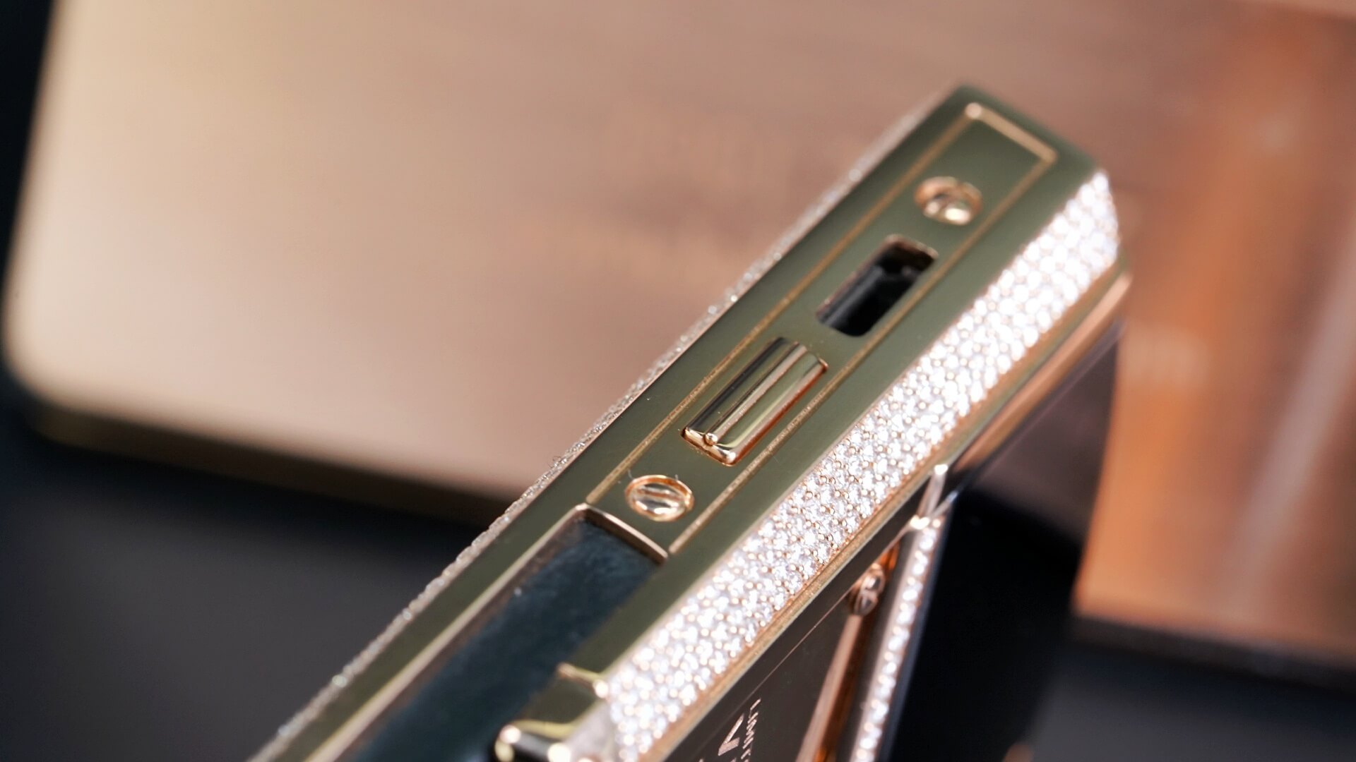 Vertu Signature S Gold Diamonds | Kỳ Lân Luxury