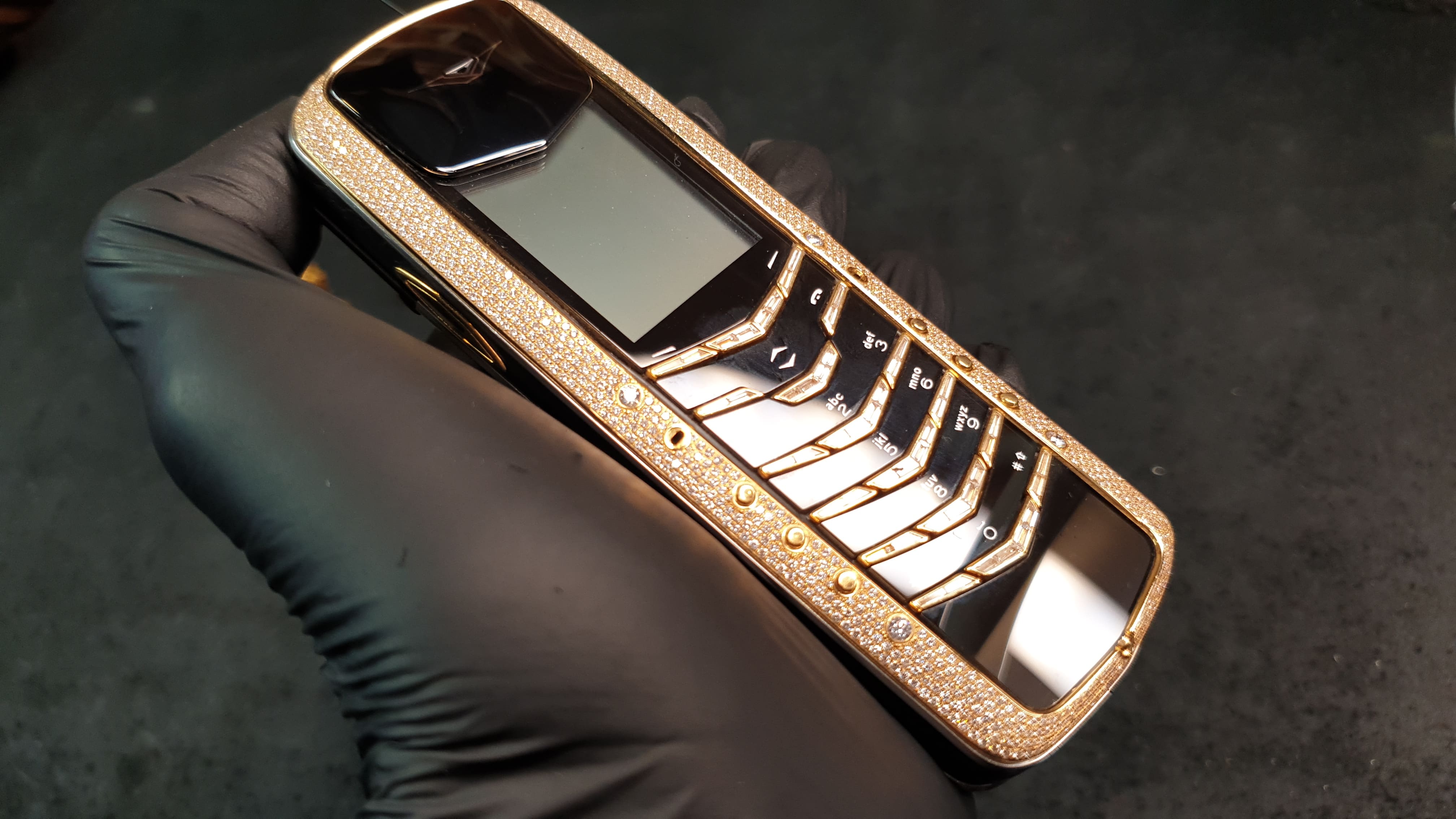 Vertu Signature M vàng khối hột xoàn | Kỳ Lân