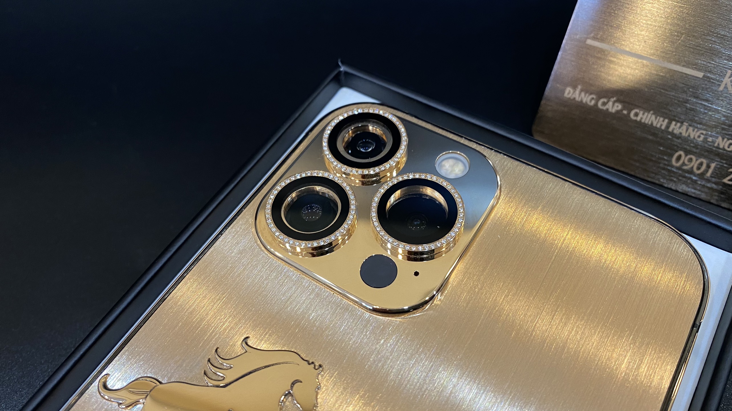 iPhone 13 Pro Max Gold Diamond | Kỳ Lân Luxury