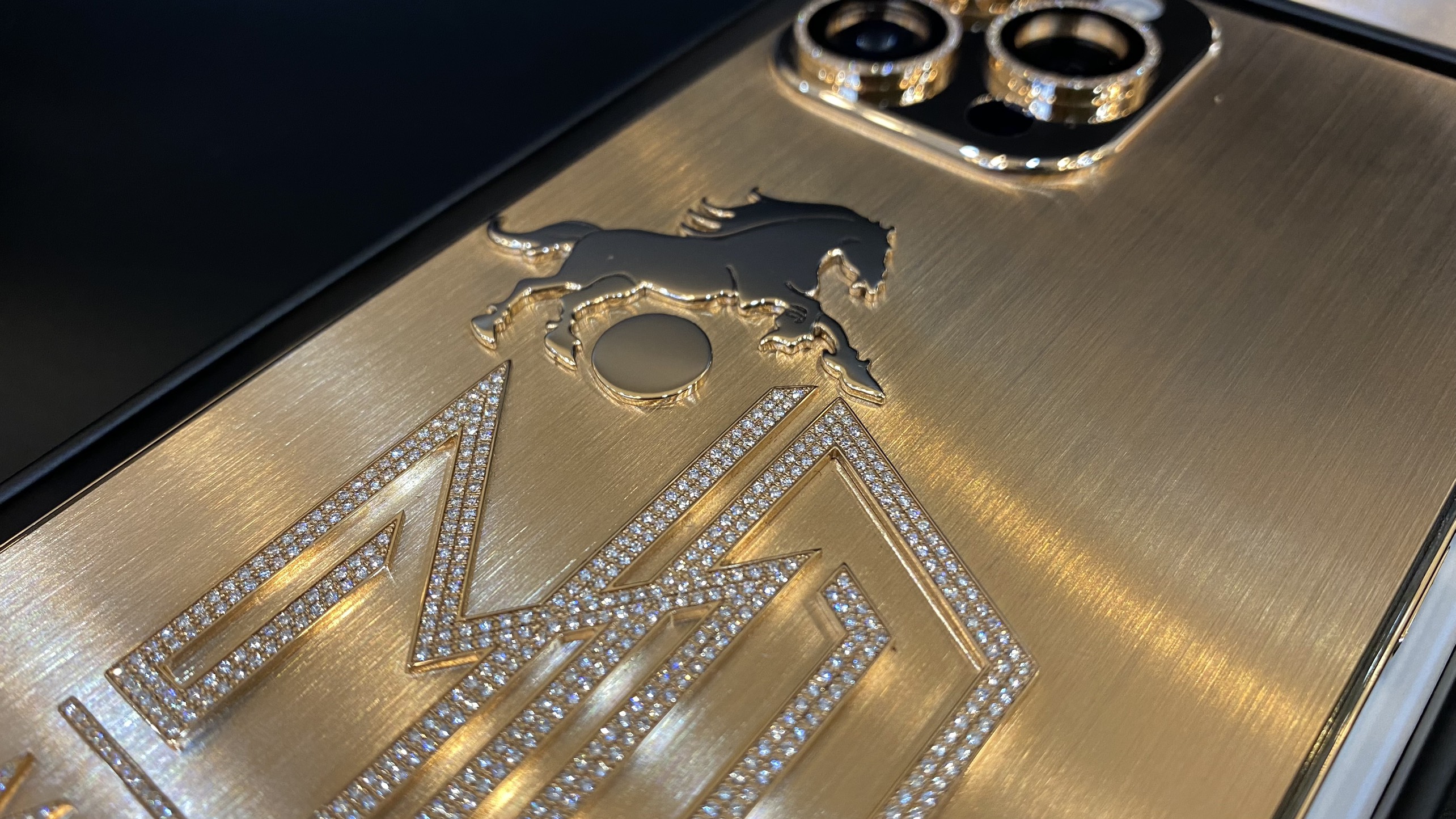 iPhone 13 Pro Max Gold Diamond | Kỳ Lân Luxury