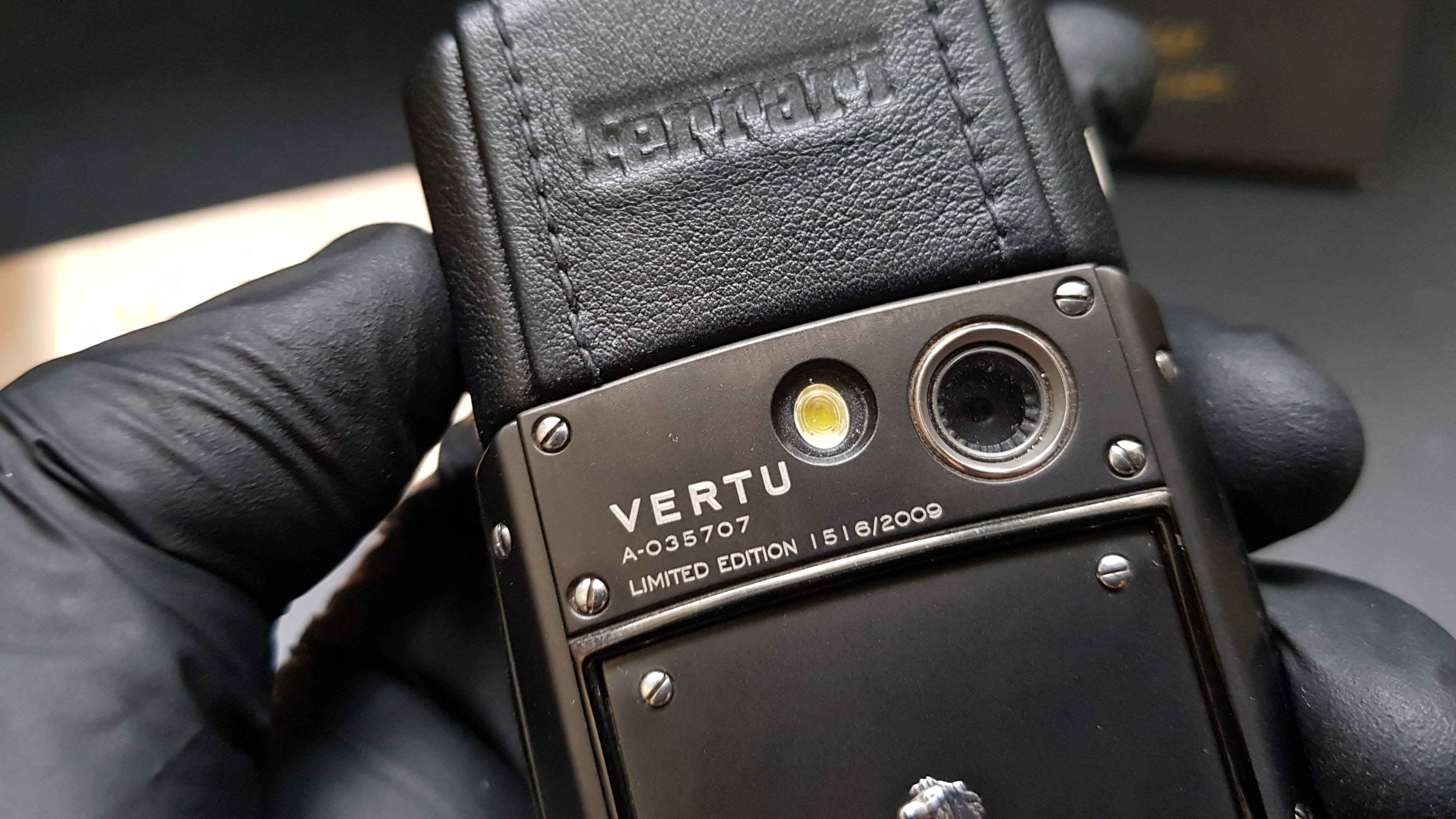Vertu Ascent Ti Ferrari Limited Edition | Kỳ Lân Luxury
