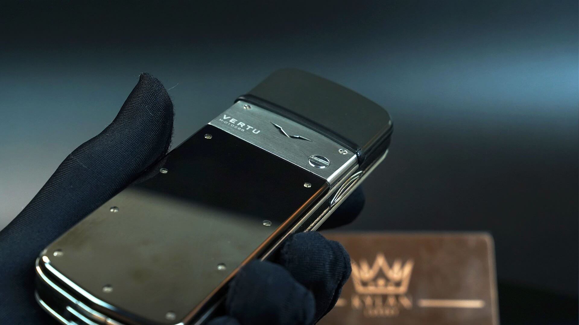 Vertu Signature M steel | Kỳ Lân